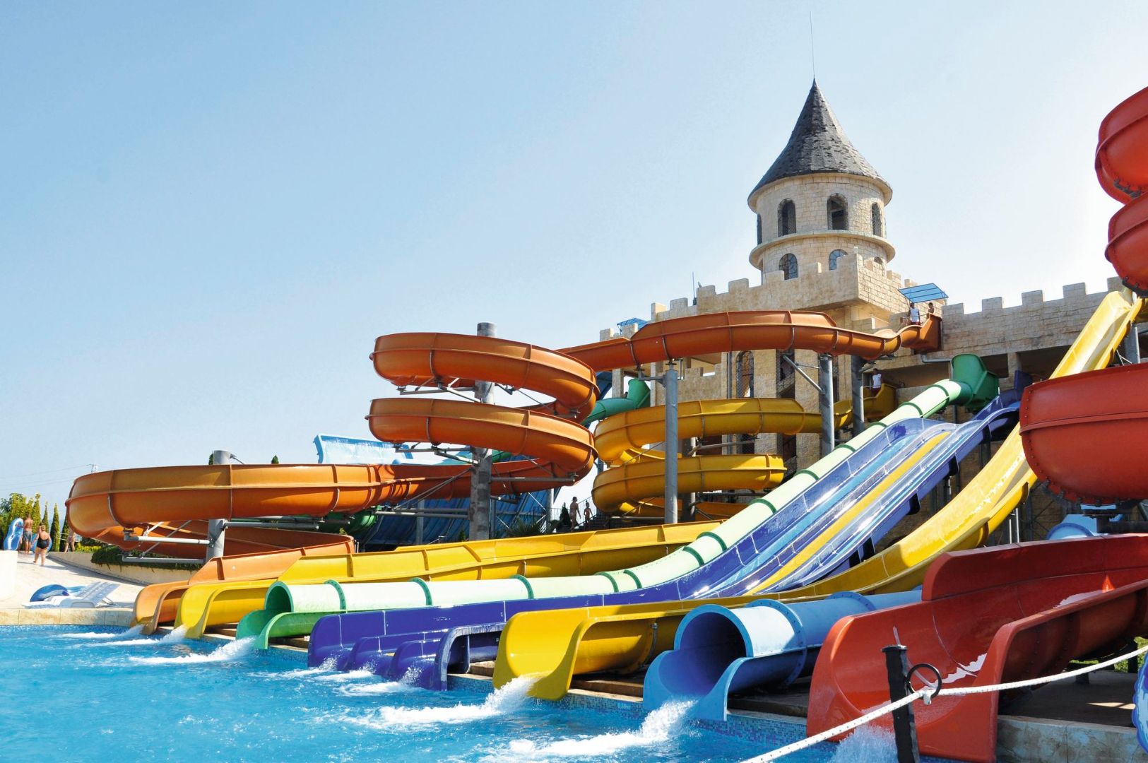 8 of the World’s Best Hotels with Waterparks Revealed!
