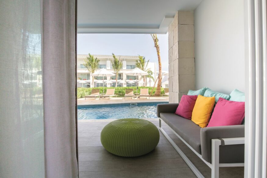 The Best Family Swim-up Rooms | Holiday Hypermarket
