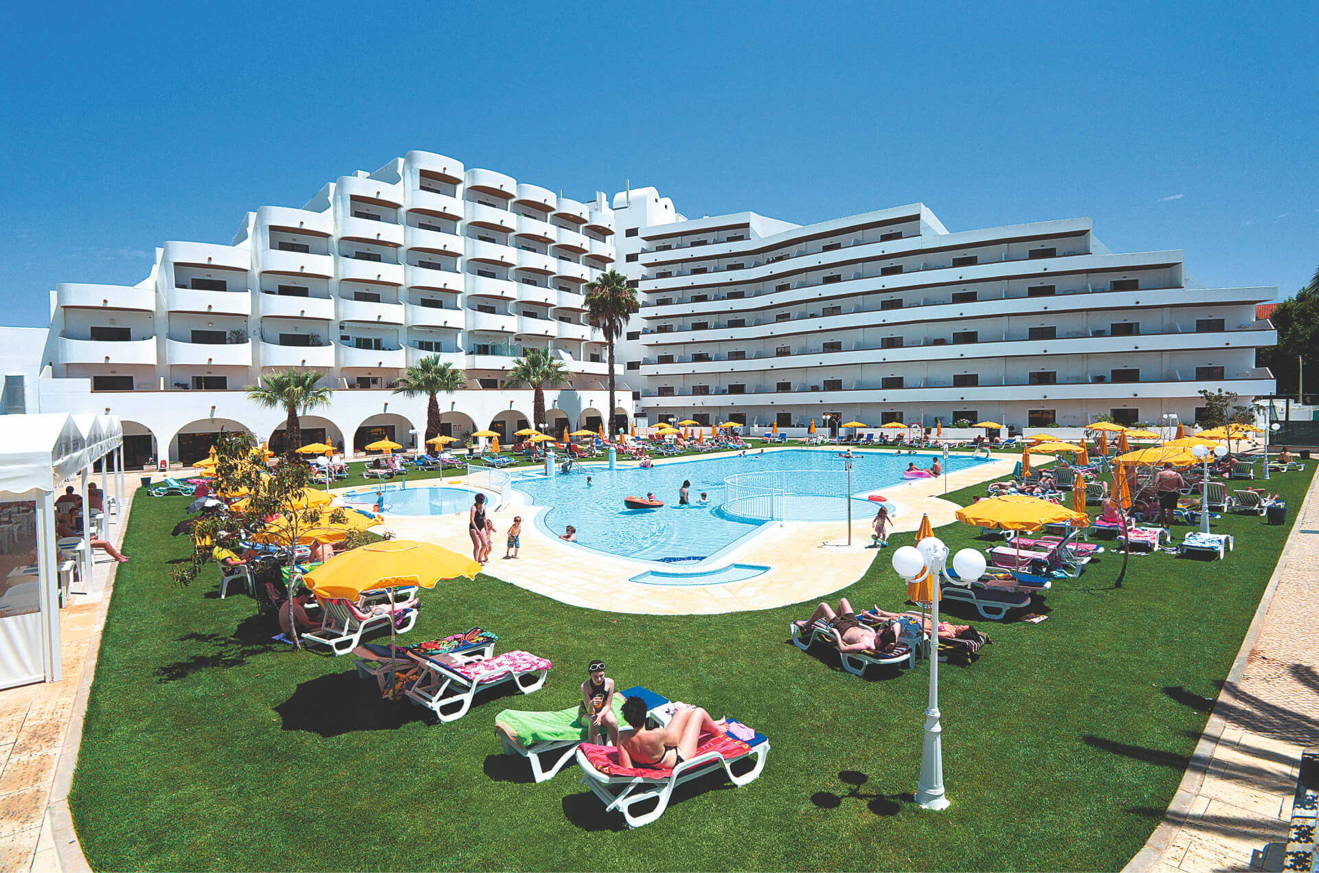 Aparthotel Brisa Sol Hotel, Portugal - Holiday Hypermarket