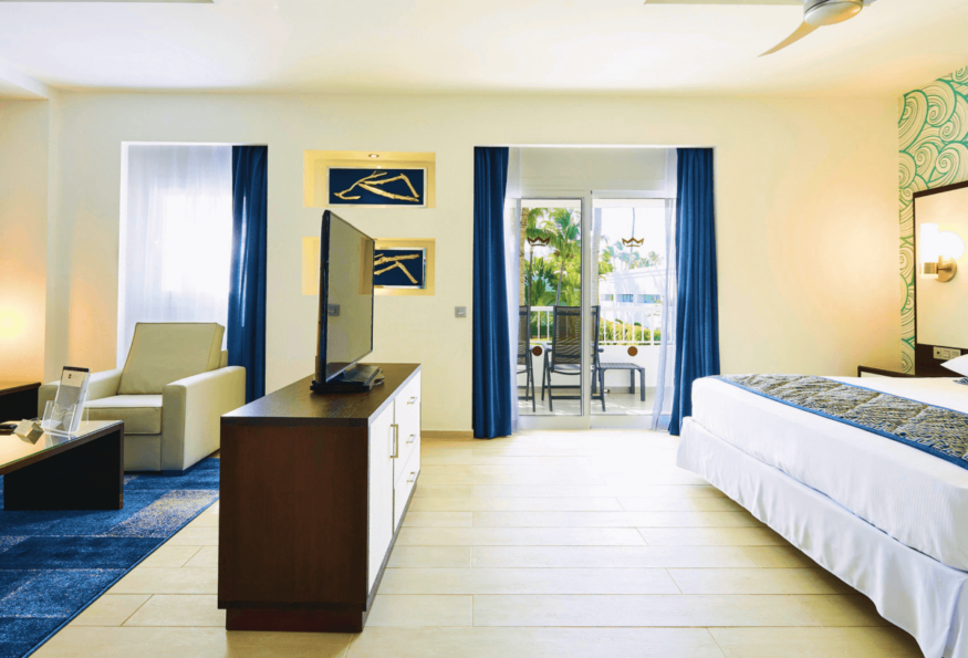 Top Tips to Keep Cool on Holiday | Holiday Hypermarket