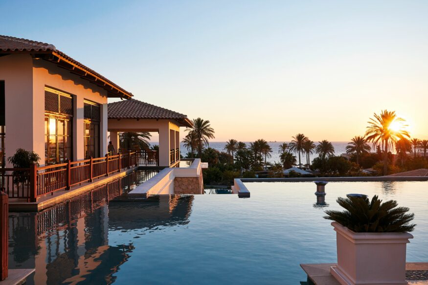 Why You Should Book A Platinum Hotel | Holiday Hypermarket